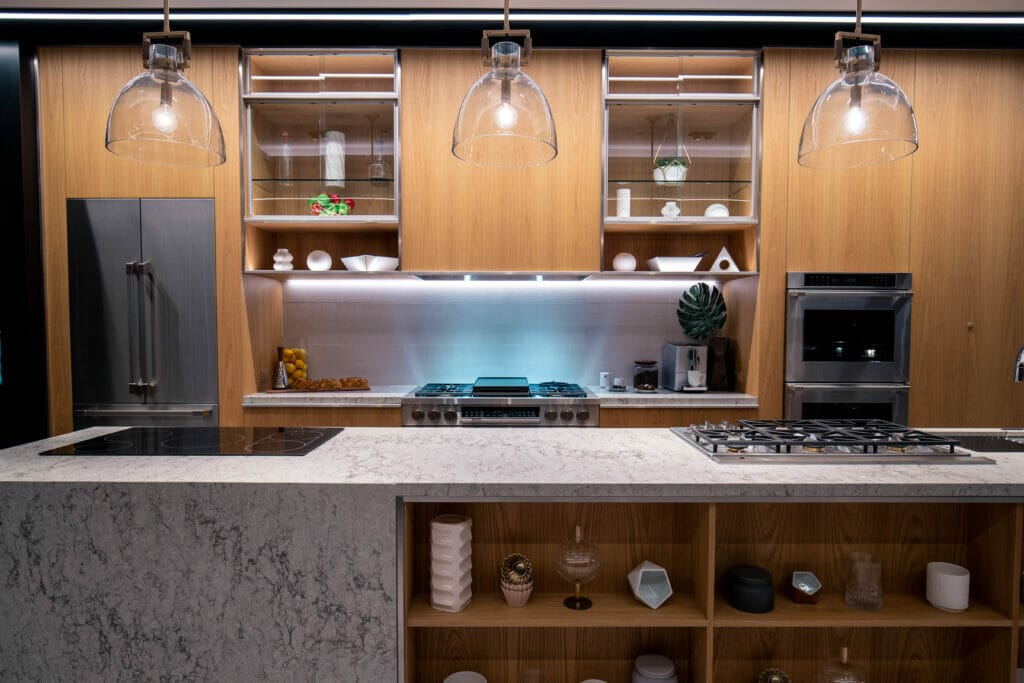 Pairing Quartz Countertops With Cherry Cabinets: The Perfect Match for ...